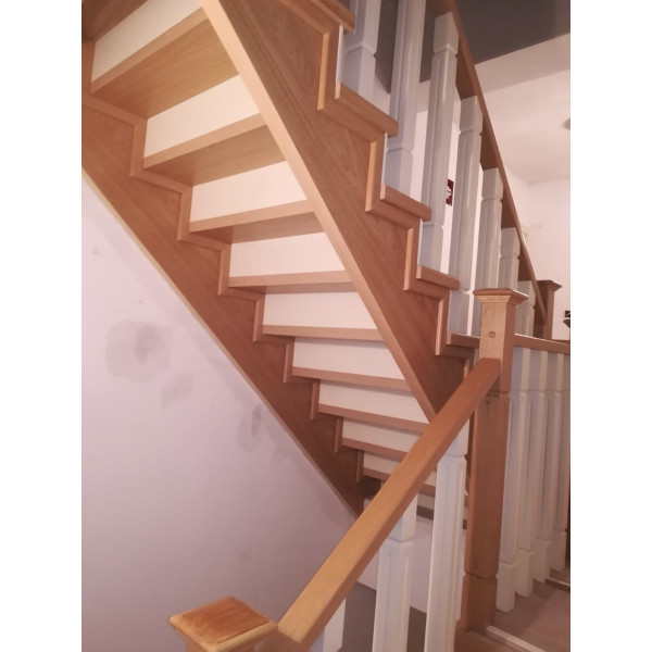 Scari Interioare din Lemn - Usi-bune.ro